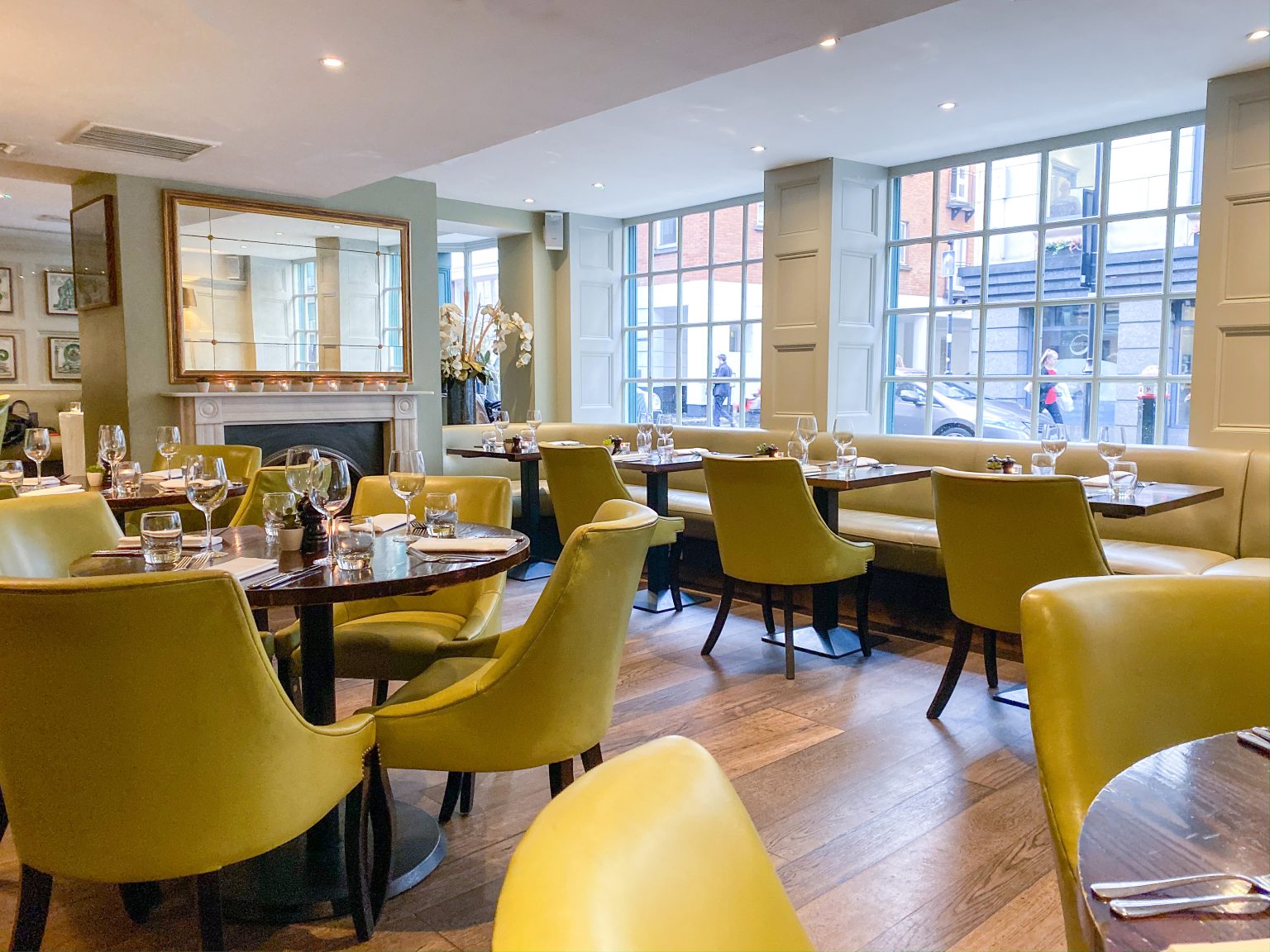 Private Dining - ETM Collection