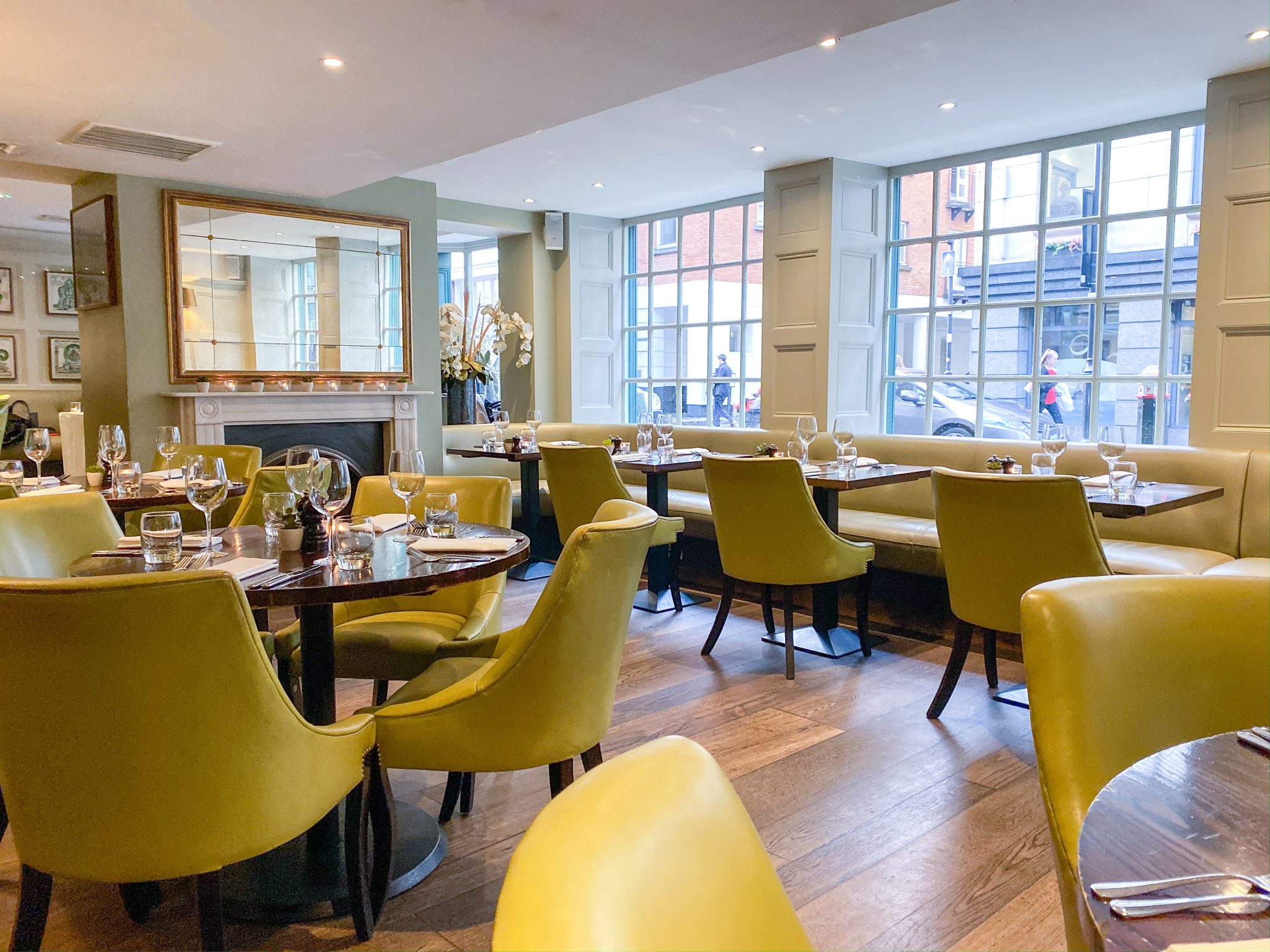 Private Dining - ETM Collection